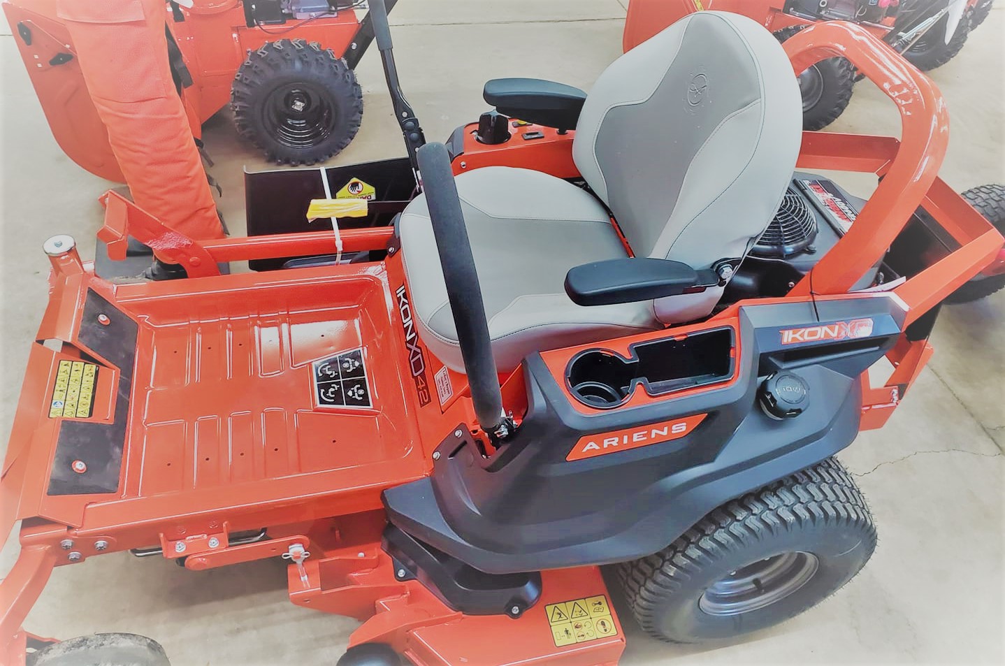 Best 42-Inch Zero-Turn Mower: Buyer's Guide, Specs, & FAQs - Justagric